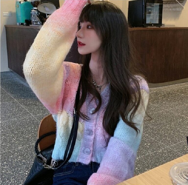 Short Rainbow Gradient Long-Sleeved Knit Sweater - TD Mercado